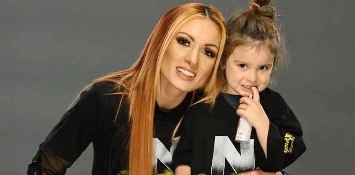 Roux Lopez: All You Need to Know About the Daughter of WWE Superstar ...